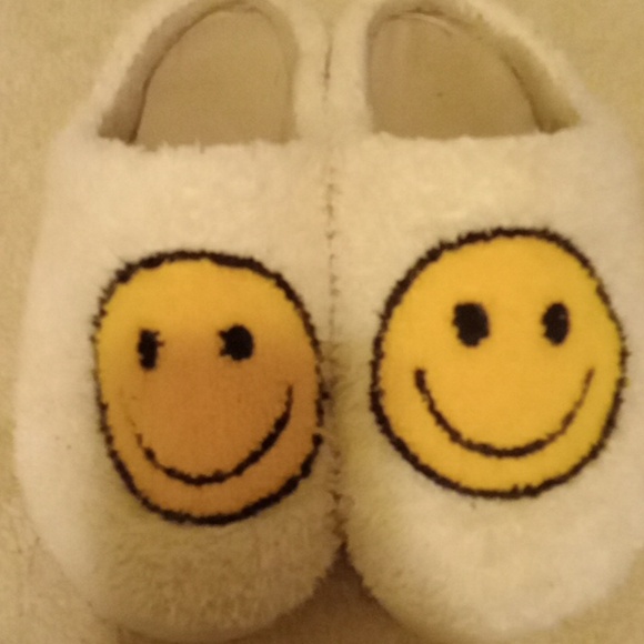 Shoes | Smiley Face Slippers | Poshmark